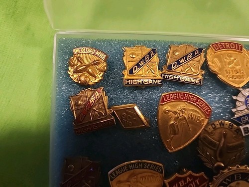 Lot of 17 Vintage Bowling Pins and Medals Detroit High Game Series Dwba ...