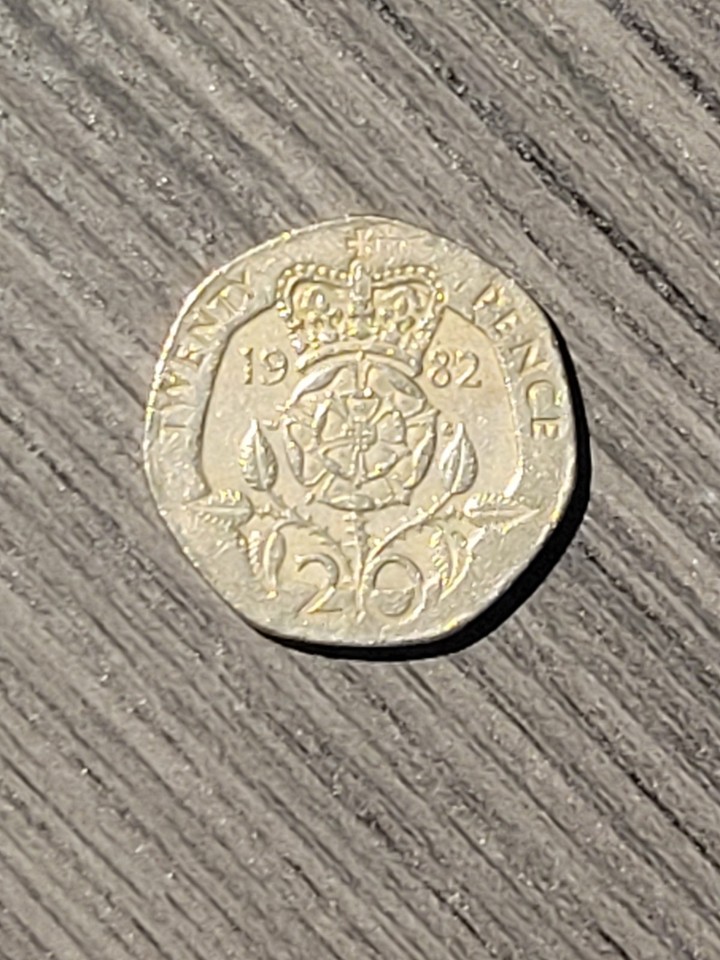 1982 ENGLAND QUEEN ELIZABETH II 20 PENCE RARE COIN TWENTY PENCE ANTIQUE ...