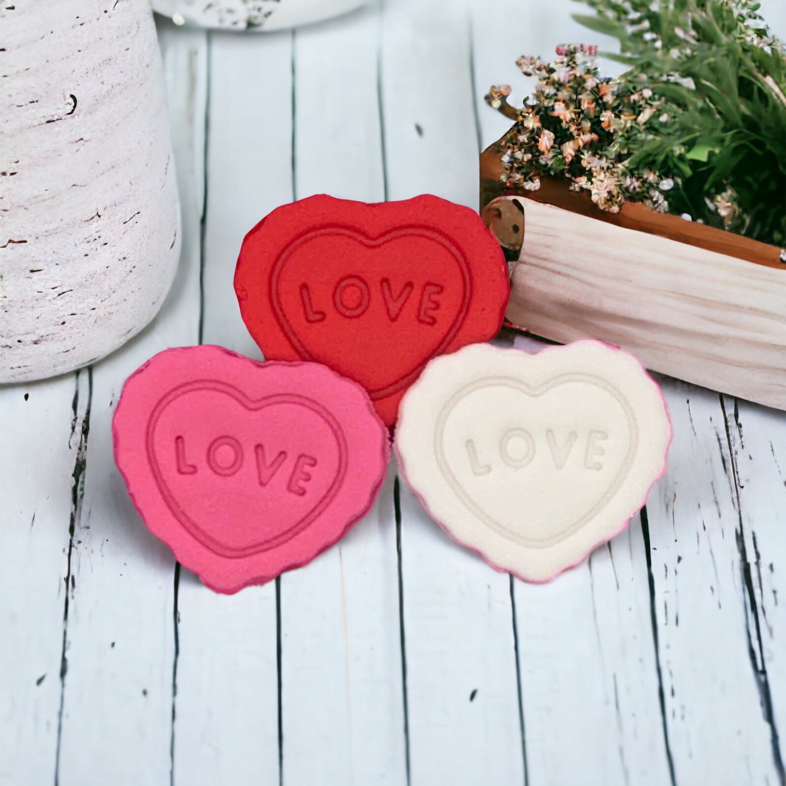 6 Valentine Cupcake toppers Edible LOVE HEARTS Fondant Cake Decorations ...