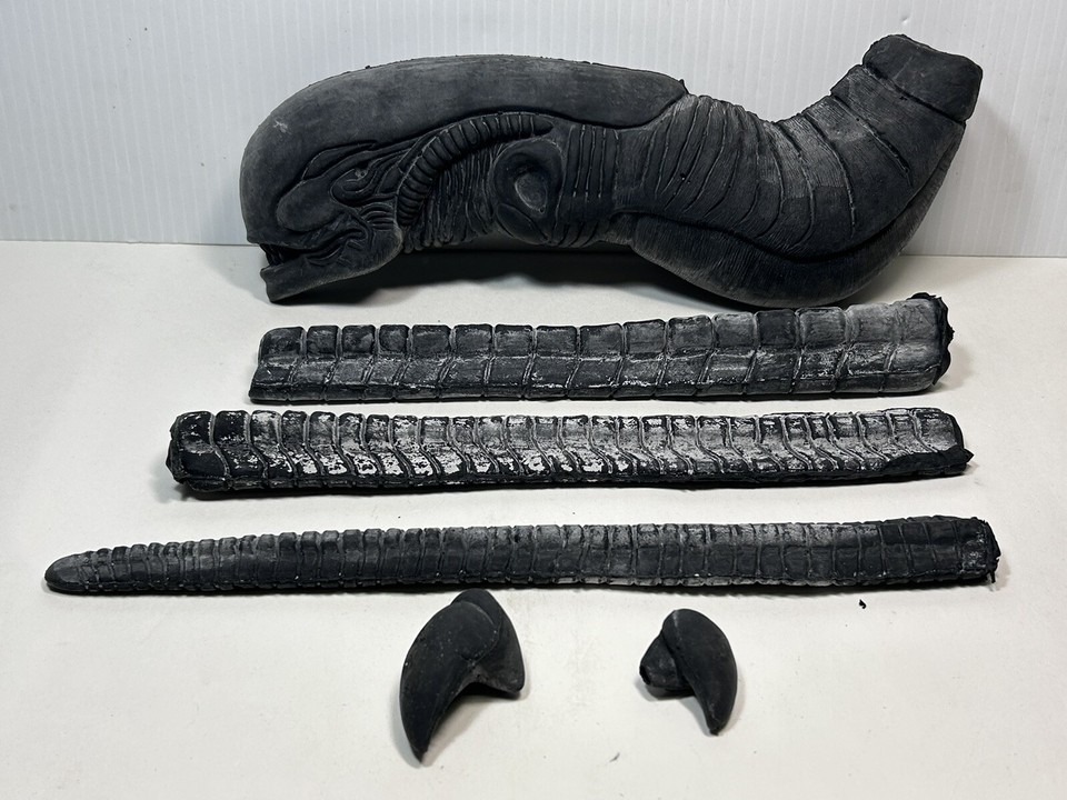 Alien Xenomorph Chestburster latex Model Kit custom | eBay