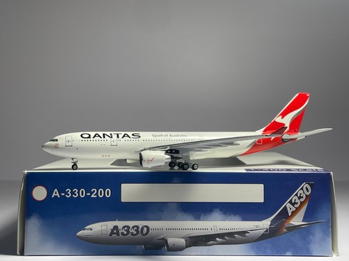 Aeroclassics 1:400 Qantas Airways Airbus A330-200 VH-EBN Silver Roo ...
