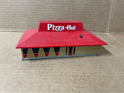 Vintage HO Scale PIZZA HUT built Train Layout Structure (7) | eBay