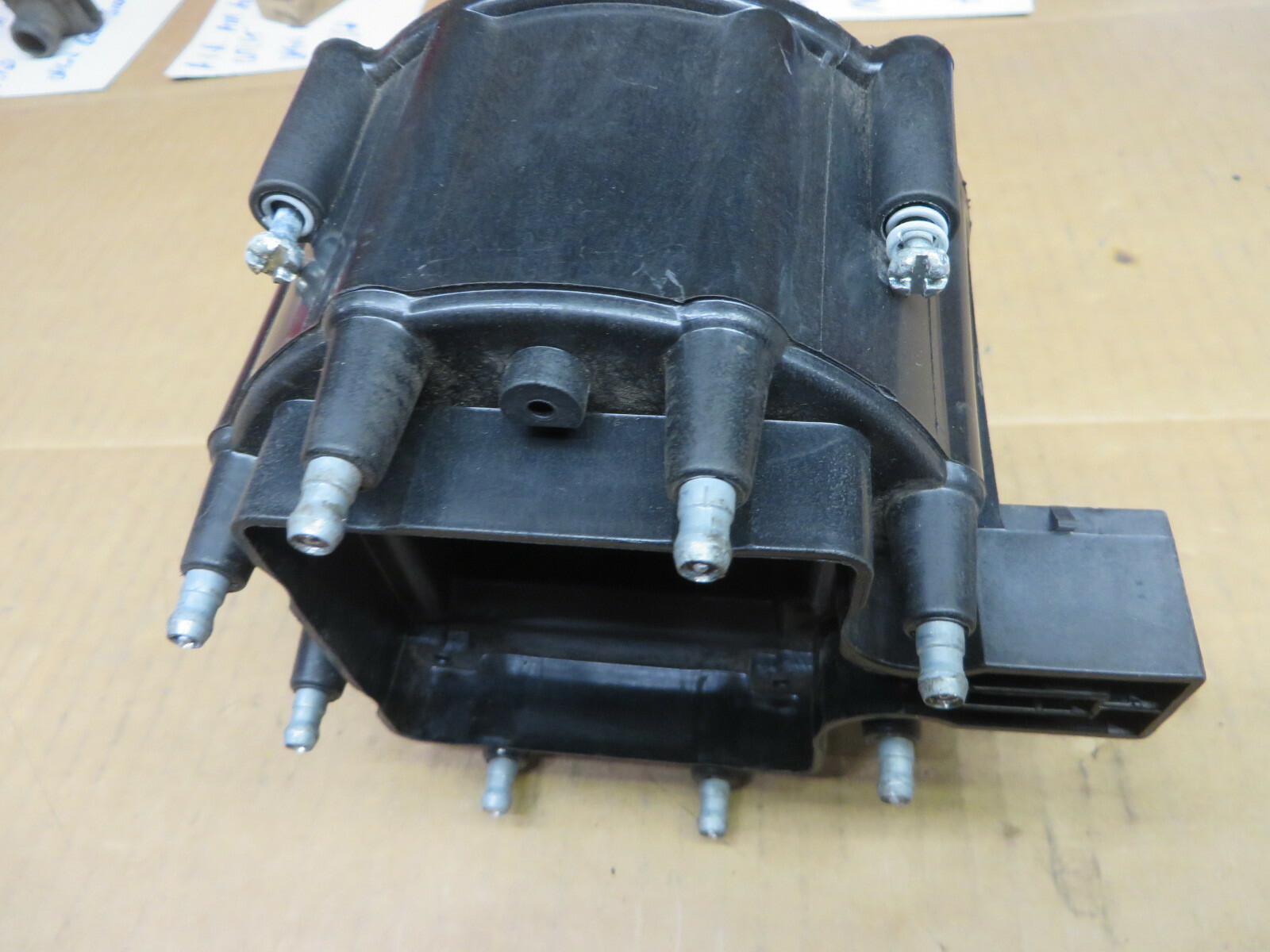 DISTRIBUTOR CAP NAPA # RR171SB NOS NIB cap only GM 8 cylinder MANY 1974 ...