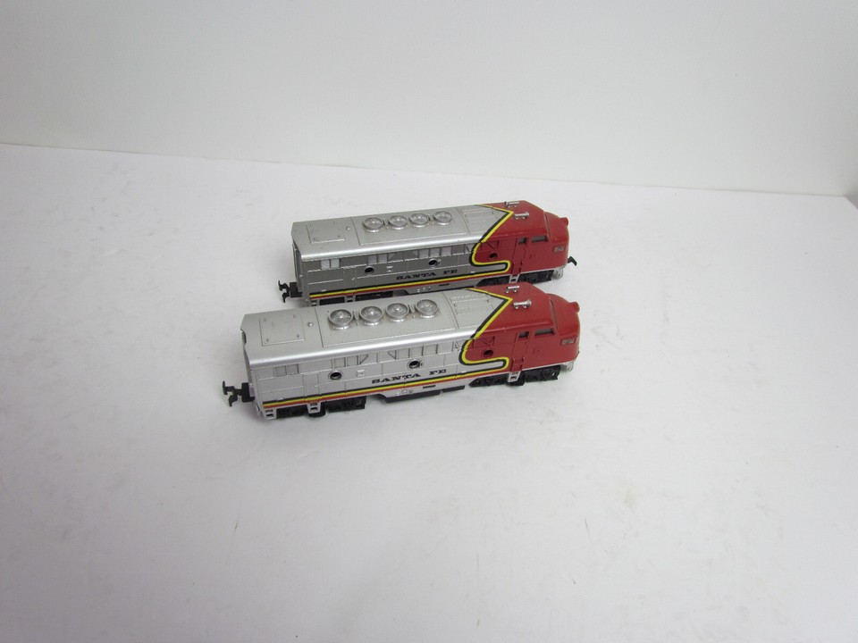 Ho scale Model Power Santa Fe 8 wheel drive Engine and Dummy lighted ...