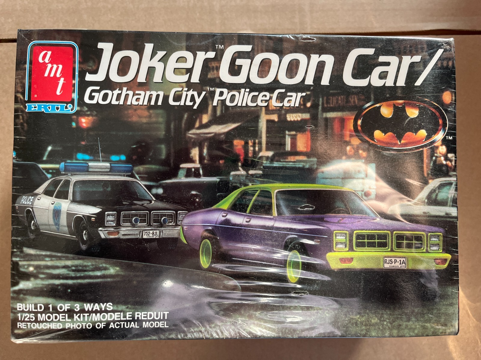 AMT - Joker's Goon Car/ Gotham City Police Car - sealed - 1:25 scale ...