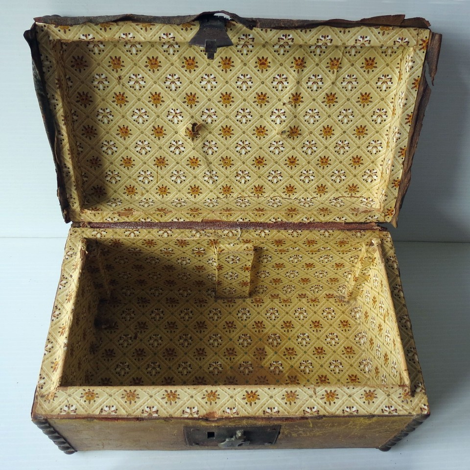 Antique MUSTARD LEATHER LOCKING DOCUMENT BOX/TRUNK with Removable Trays ...