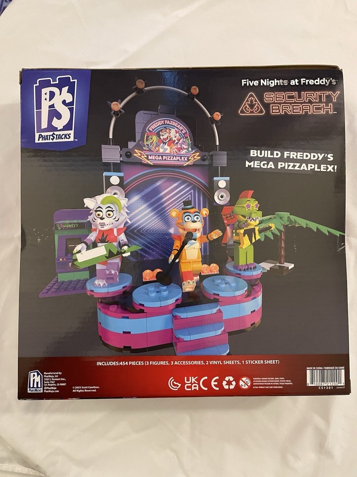 Five Nights at Freddy’s Security Breach PhatMojo Buildable Deluxe Set ...