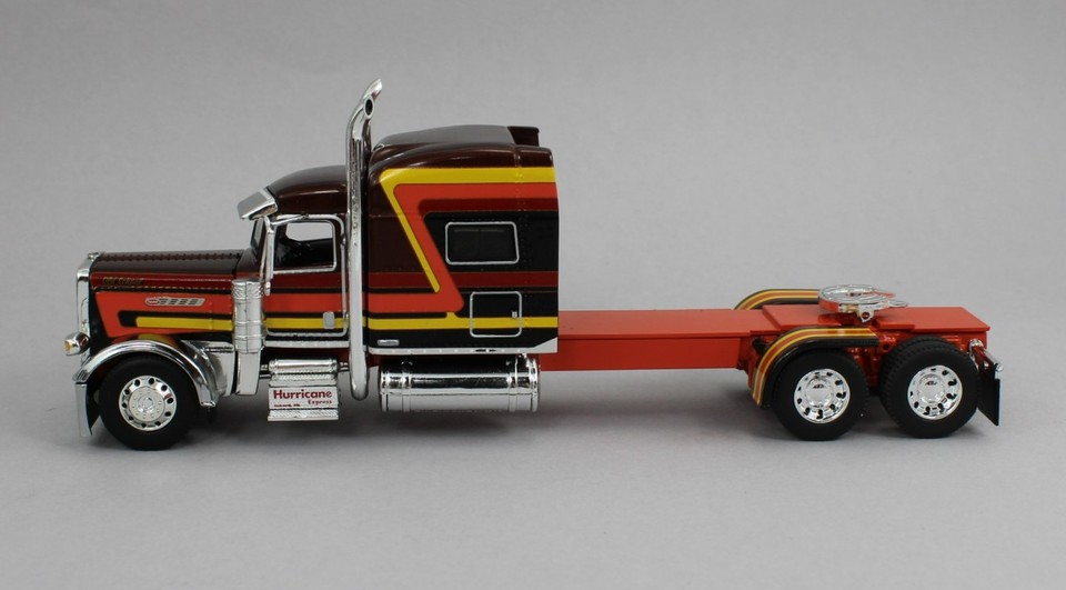 DCP 1:64 *BIG RIGS SERIES 2 #4* HURRICANE EXPRESS Peterbilt 389 w ...