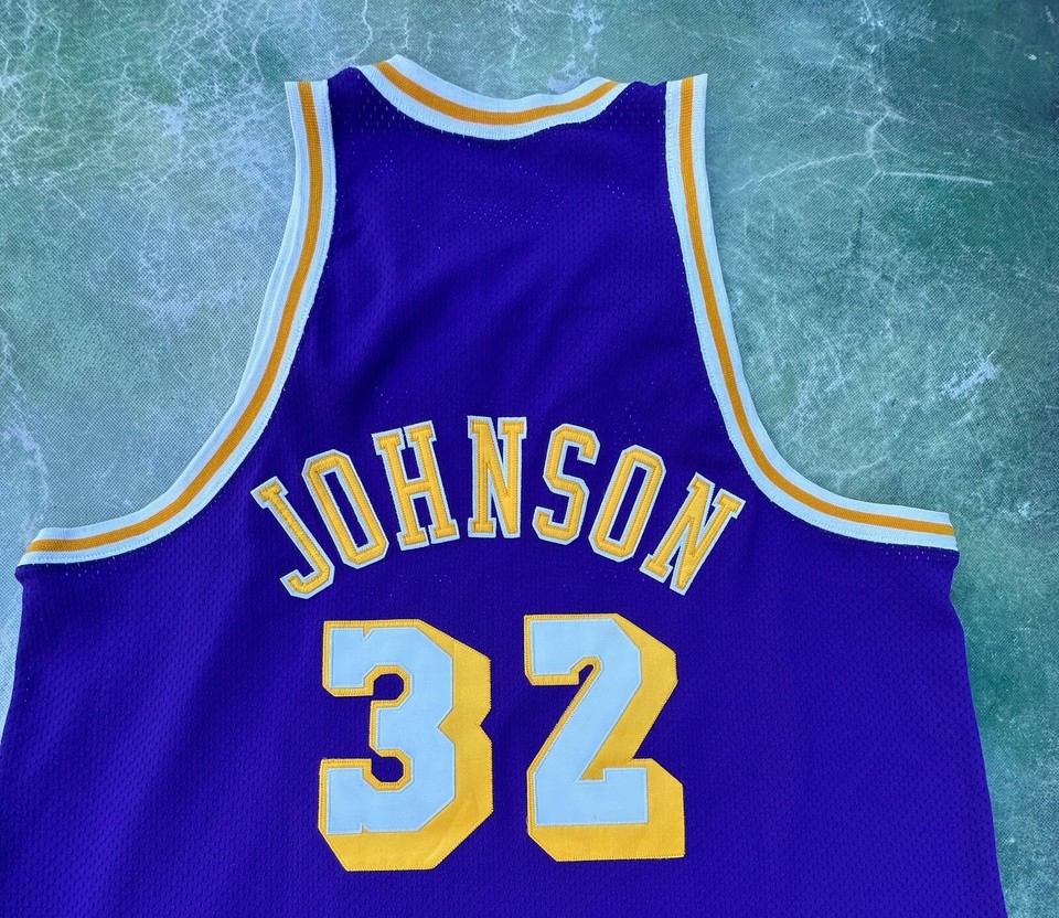 Mitchell & Ness NBA 1979-80 Los Angeles Lakers Magic Johnson #32 Jersey ...