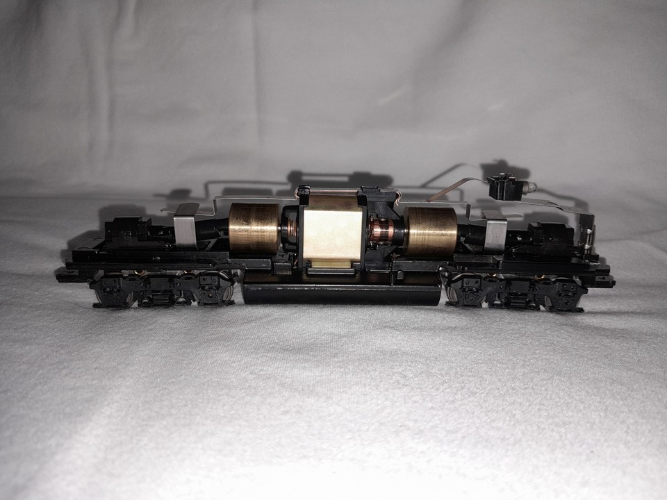 * HO SCALE ATHEARN GP50 POWERED CHASSIS * | eBay