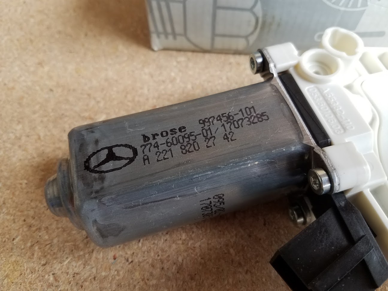 New Genuine OEM Mercedes-Benz Front Left Door Window Motor Driver 221 ...