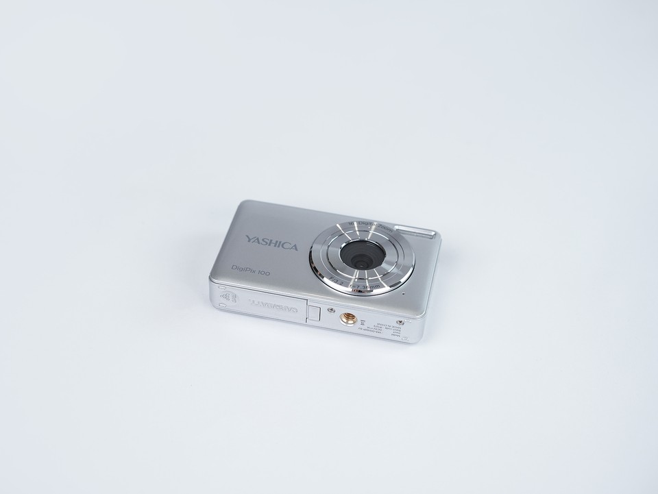 YASHICA DigiPix 100 Point & Shoot Digital Camera – Easy to Use Compact | eBay