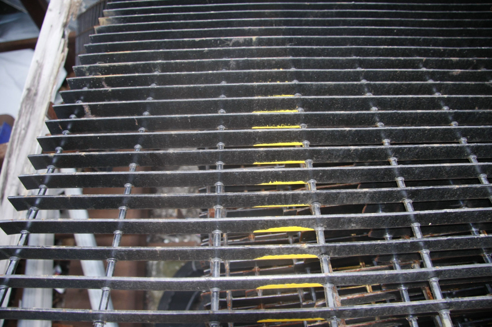 19-W-4 Space Welded Torch Cut Steel Bar Grating - 48" x 35 3/4" Painted ...