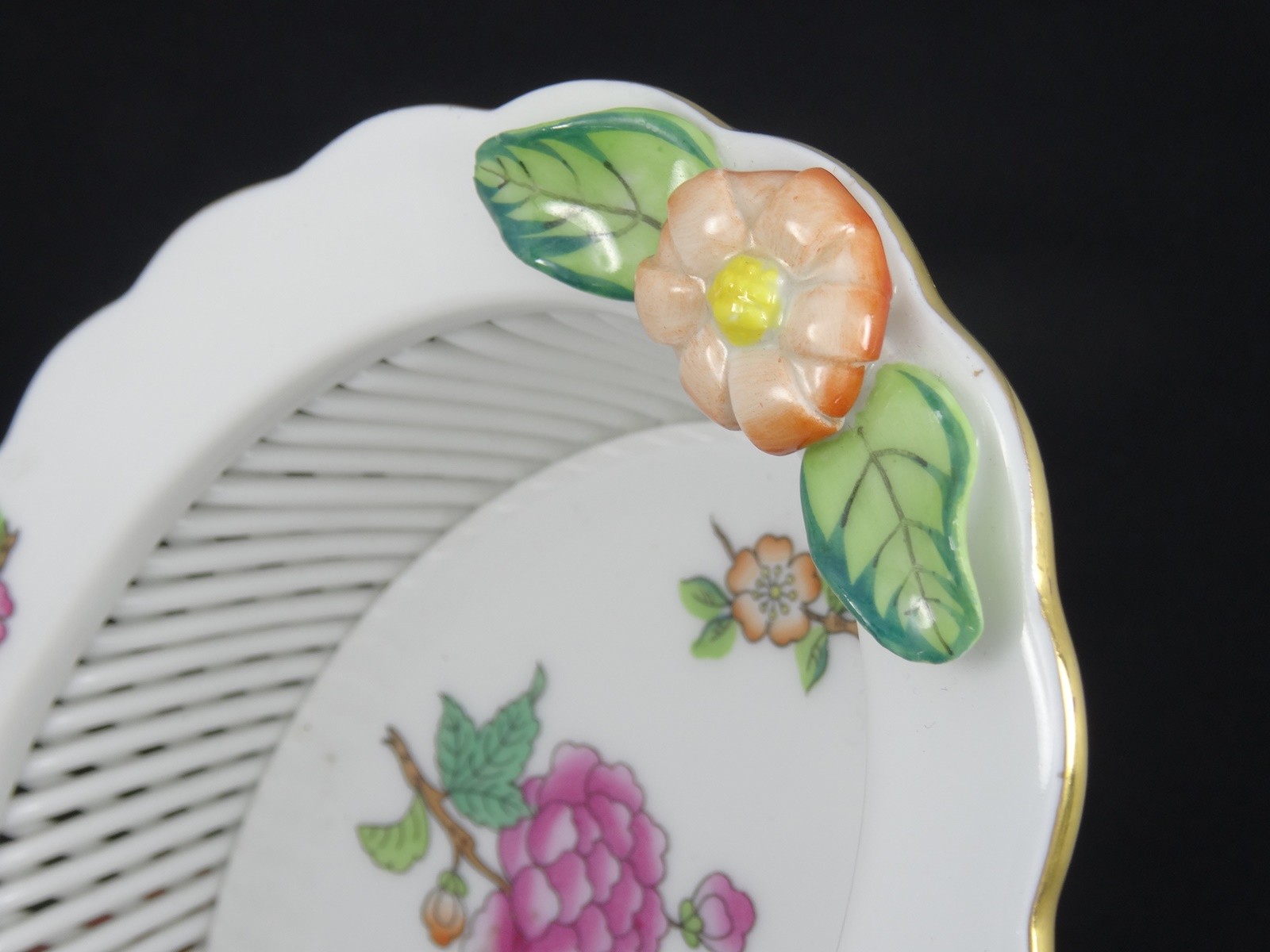 RARE HEREND QUEEN VICTORIA 7379 OVAL OPEN WEAVE BASKET BOWL ~ 5.5" x 4 ...