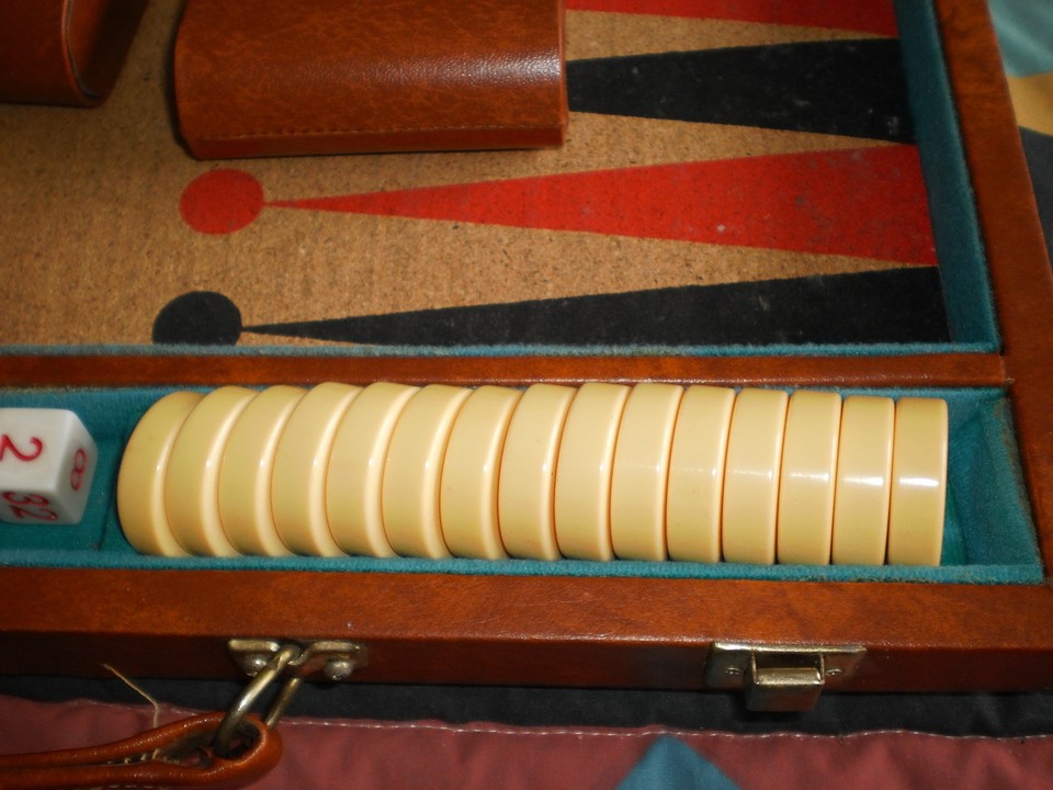 VINTAGE COMPLETE BACKGAMMON SET IN EXCELLENT COND MEAS: 18 1/4" x 12" x ...