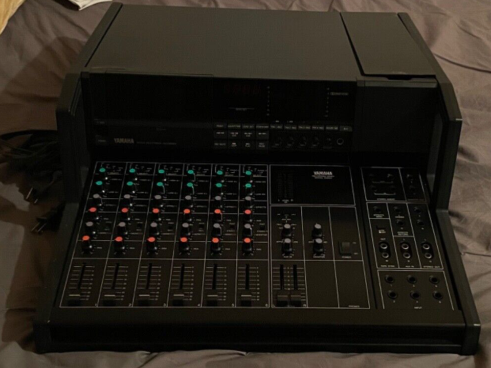 4 track tape recorder Yamaha MT44d & Mixer working multitrack cassette ...
