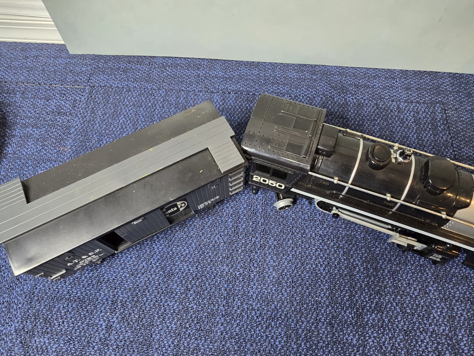 Locomotive Scientific Toys 2050 Train Engine & Box Car G scale w/ Track ...