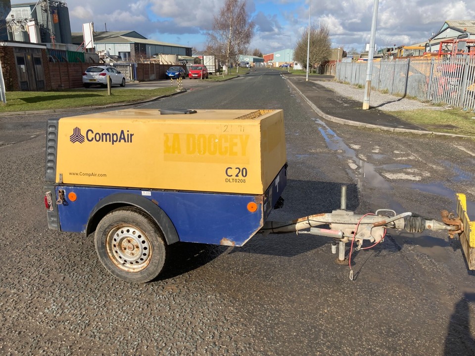 2014 Compair C20 compressor 2 tool towable road tow kubota delivery ...