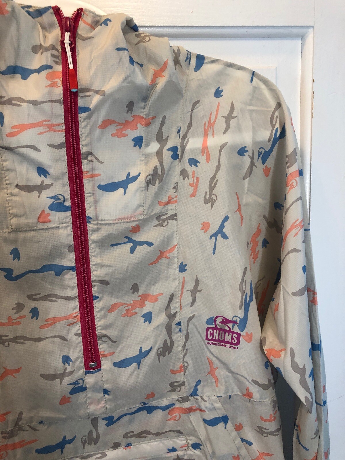 160. Chums Hurricaine Utah Windbreaker White Camo Ladybug Jacket M ...