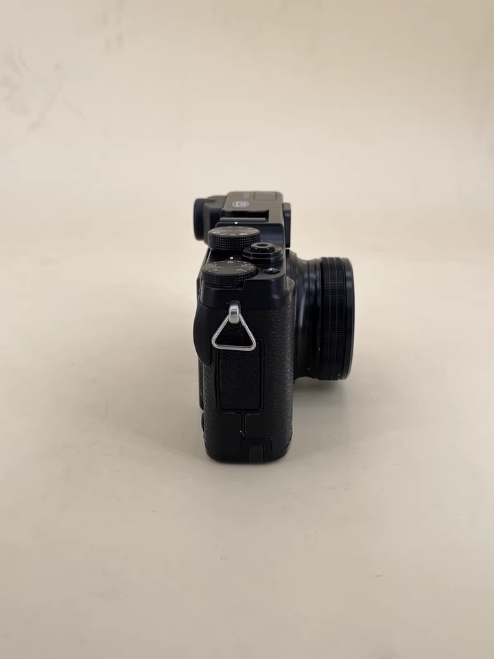 95% New-FUJIFILM X10 12MP 4x Zoom Digital Camera with Fujinon 28-112mm ...