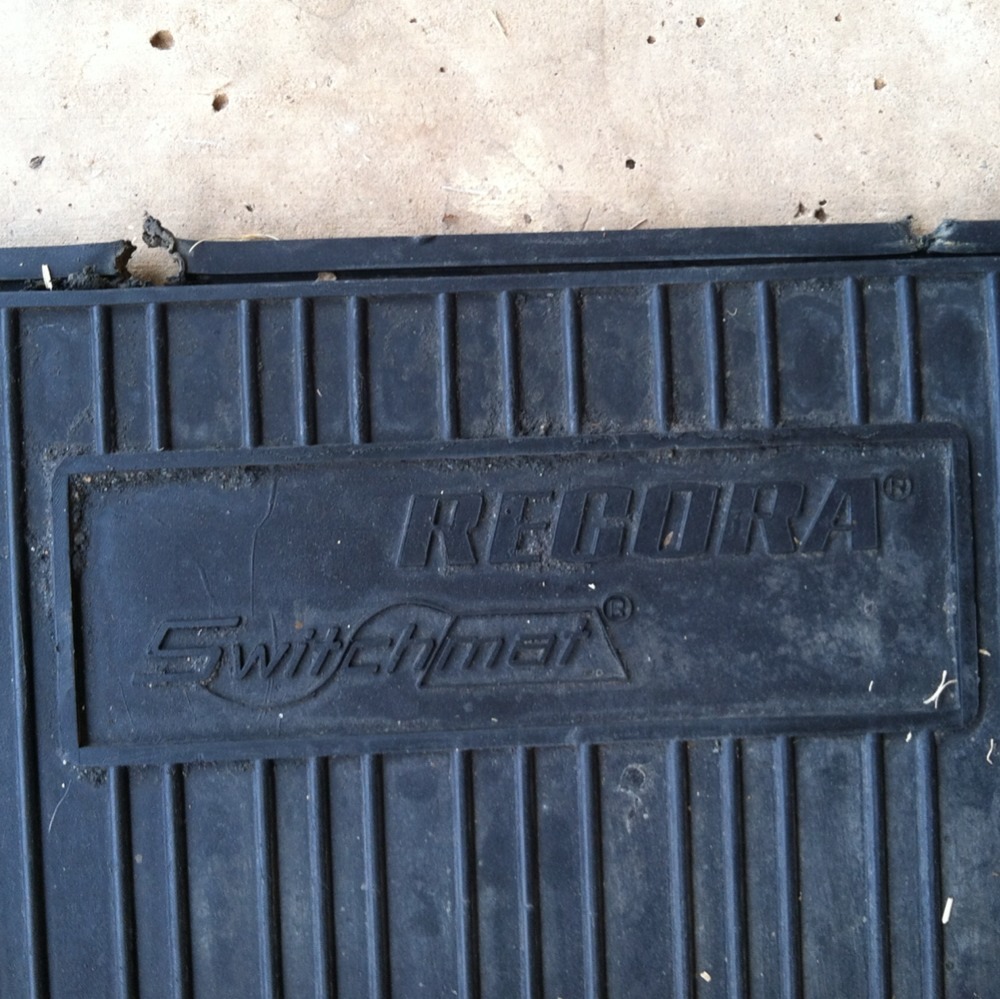 RECORA SERIES 2727-14H-B SAFETY DETECTION MAT SWITCHMAT 27 1/2" X 27 1/ ...