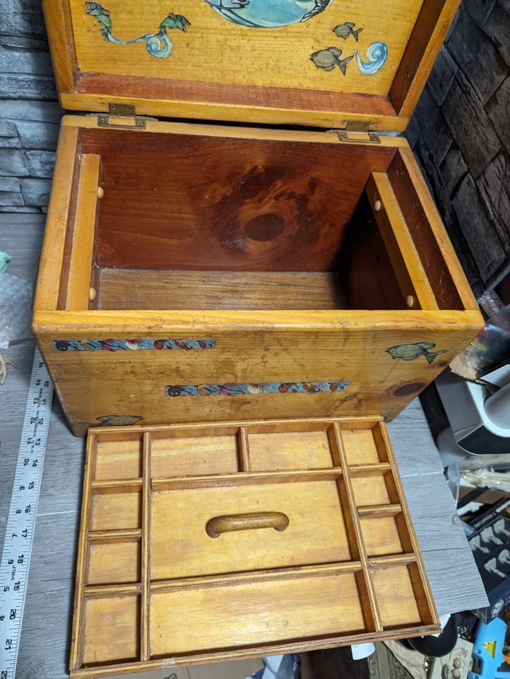 Vintage 16"x12"x11" Handmade Wood Fishing Tackle Box Folk Art Cabin ...