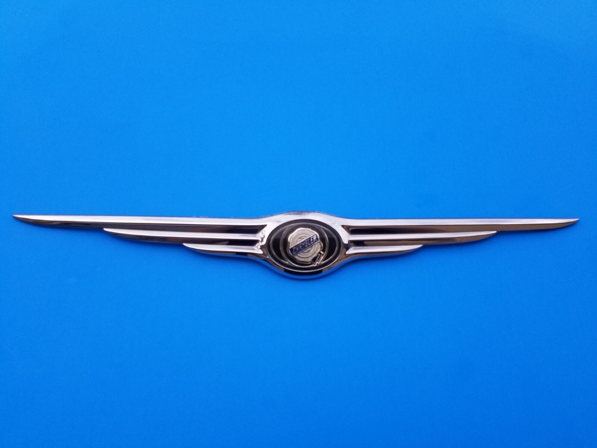 2008 Chrysler 300c Badges