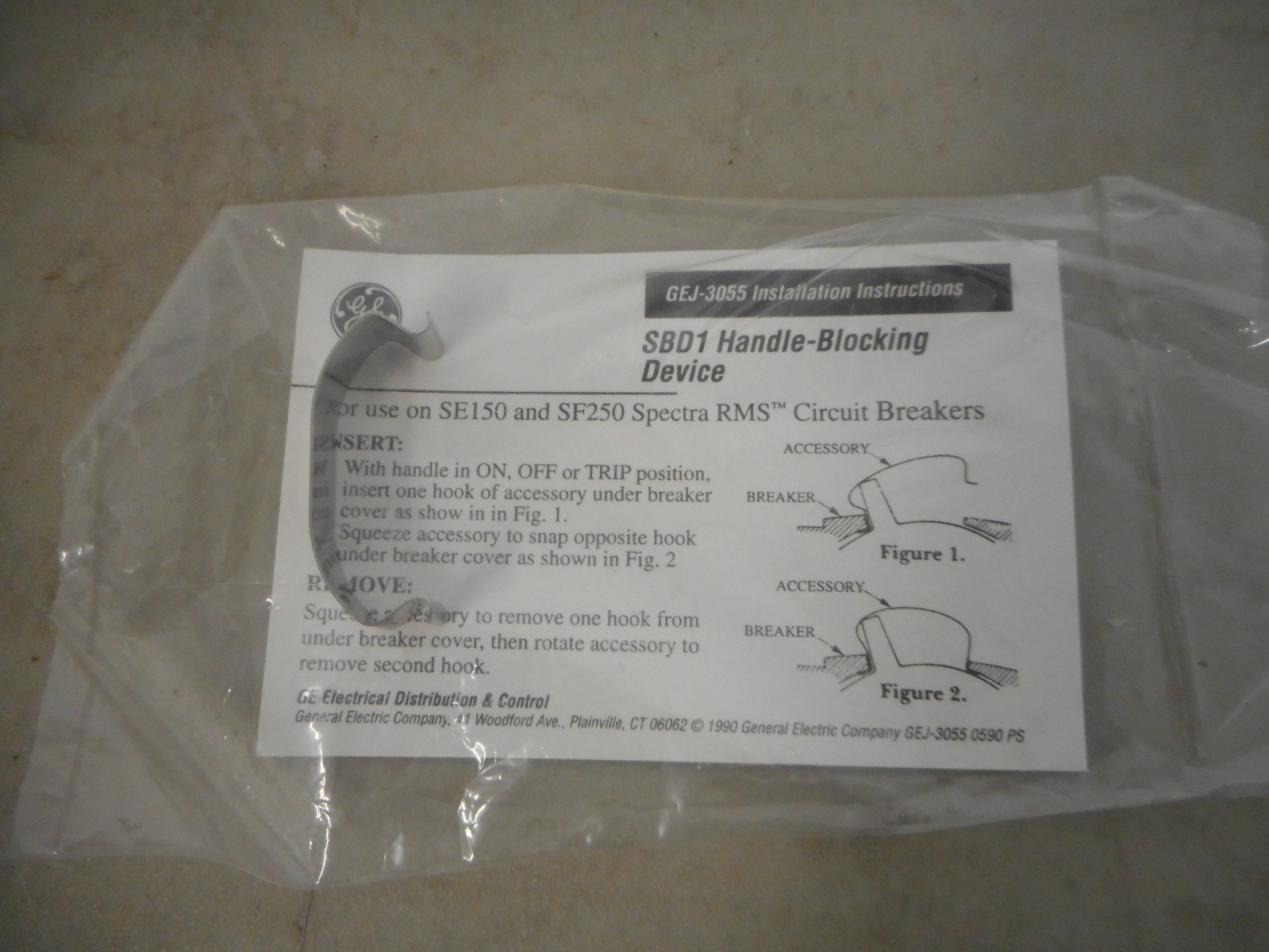 GE SBD1 BREAKER HANDLE LOCKING DEVICE FOR SPECTRA RMS BREAKERS | eBay