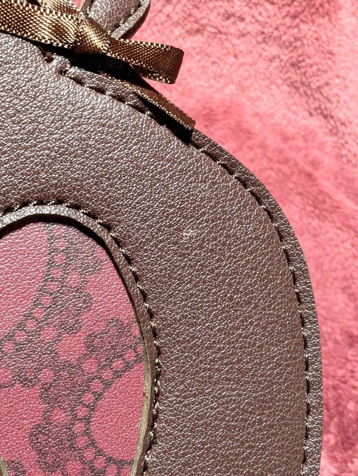 Maison de FLEUR Queen Poison Apple Pouch Disney Villains Red Excellent ...