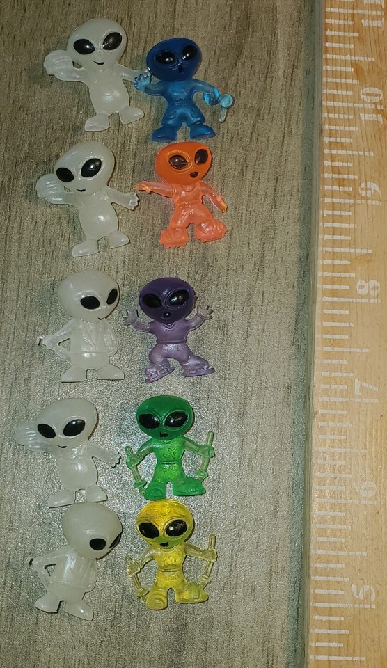 Alien Cake toppers 10 lot bulk toy Party Fiesta Icing piñata Back to ...
