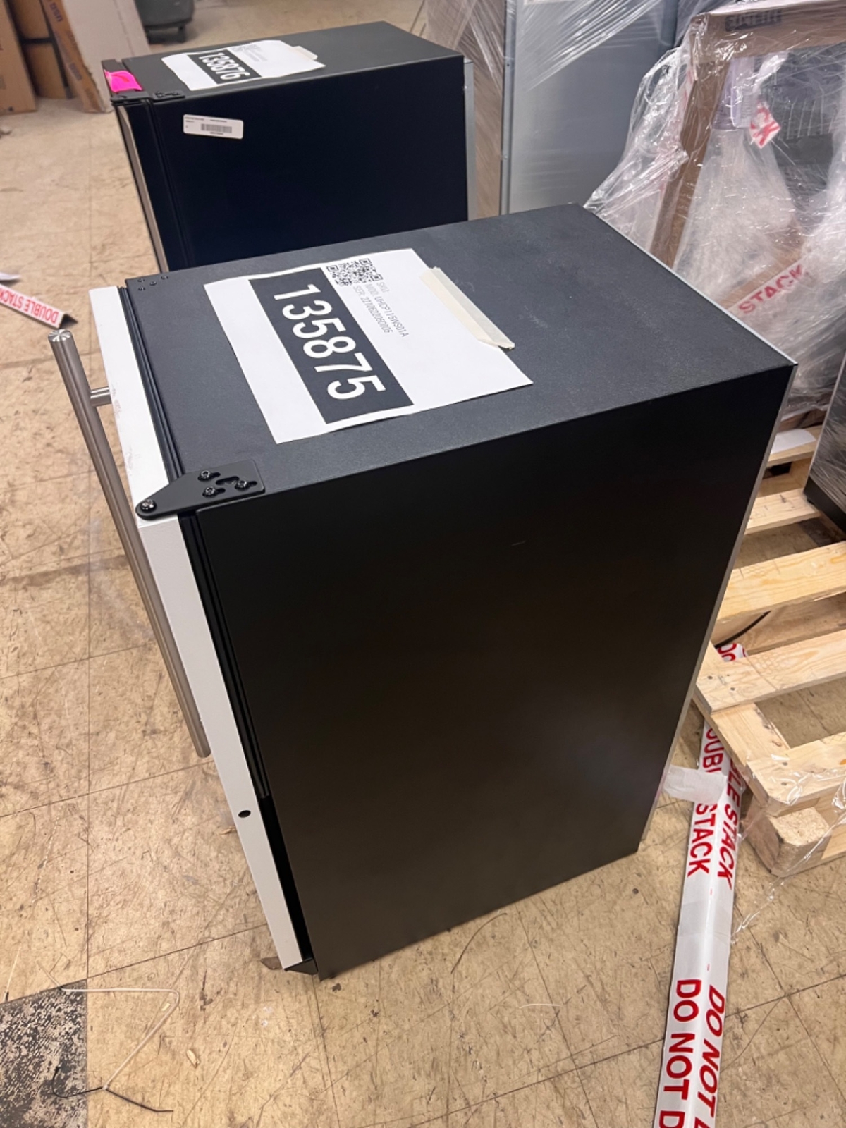 Uline UHCP115WS01A 15" White Built-In Clear Cube Ice Maker NOB #135875 ...