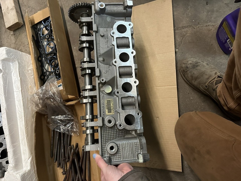 NOS 1997-2009 FORD 5.4L ENGINE CYLINDER HEAD SET (F75E-6090-C20A) W ...