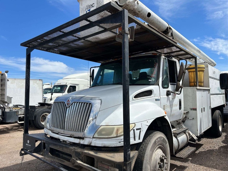2012 International 75 Ft Forestry Bucket Truck With Dump. And Out ...