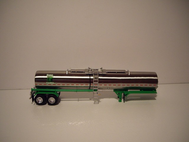 DCP 1/64 Ryno Trucking Pete 389 With 70'' Sleeper and Brenner ...