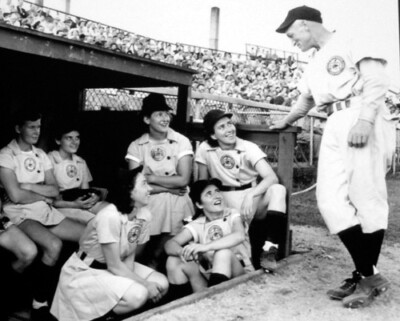 AAGPBL Grand Rapids Chicks Johnny Rawlings Talks To Team 1947 Photo | eBay