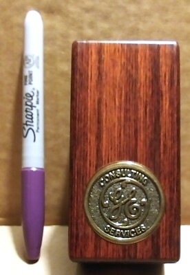 GE GENERAL ELECTRIC WOOD PENCIL PEN CUP W/ BRASS GE CONSULTING SERVICES ...