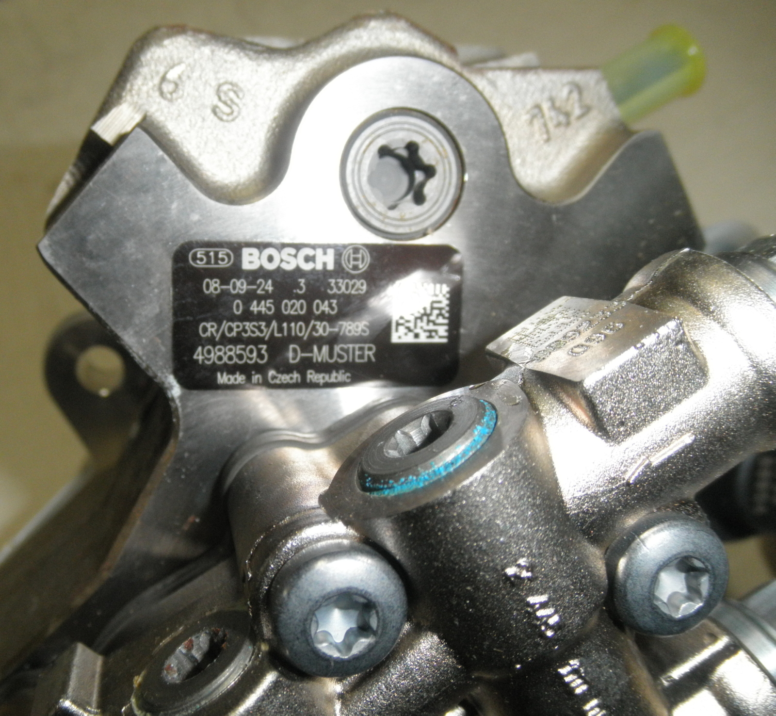 2910-01-570-7927 Fuel Pump 3975701 4988593 5256607 17/930100 332/G5342 ...