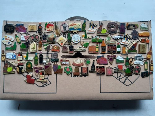 joli Lot 85x pin's thème VIN CAVE BOUTEILLE VIGNERON Bordeaux Bourgogne ...
