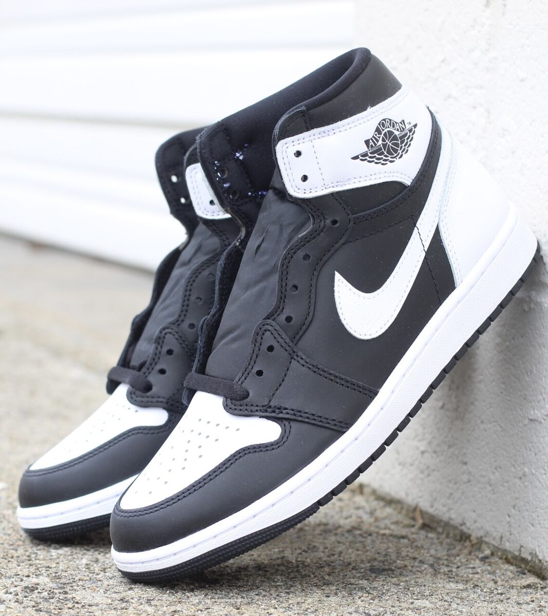 Nike Air Jordan Retro 1 High OG Black White DZ5485-010 Mens Nike Air Jordan Retro 1 High OG Black White DZ5485-010 Mens