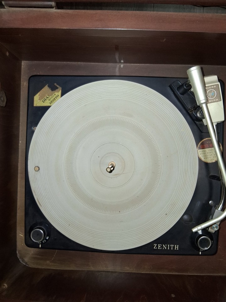 Zenith record player. AM/FM radio inside brown cabinet | eBay