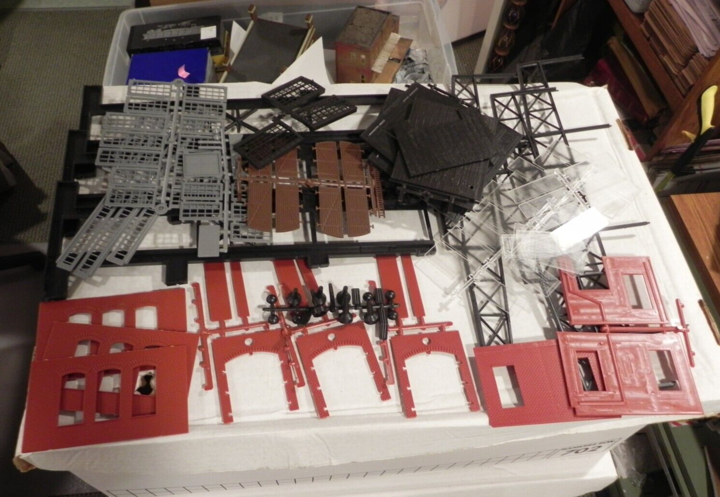 HO Scale Building Kit Con-Cor B803 Heljan 3 Stall Roundhouse | eBay