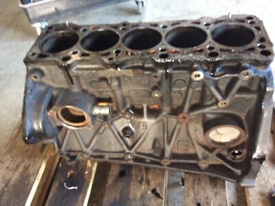 VOLKSWAGEN T4 2001 2.5 TDI AJT ENGINE BLOCK WITH CRANK CAPS 074103101D ...