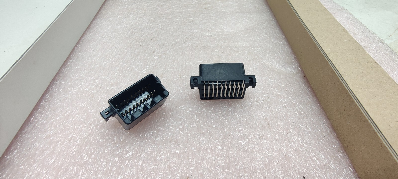 lot of 60 pcs tyco electronics 175975-2 AMP Multi-Lock Series 2-Row ...