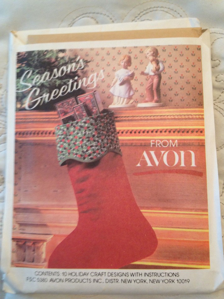 McCalls For Avon Christmas Ornament Table Runner Wreath Stocking ...