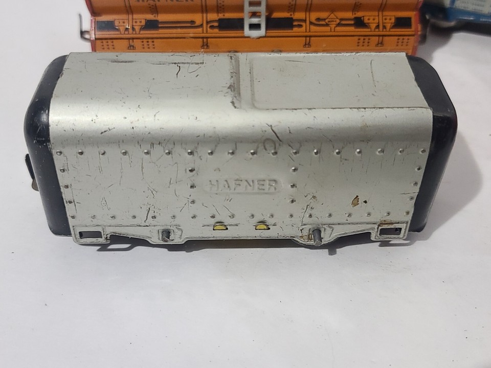 Hafner Prewar Wind-Up Locomotive 1010 Red W/Tender Caboose 2 Cars Tin ...