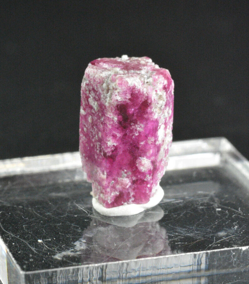 Red Beryl Emerald