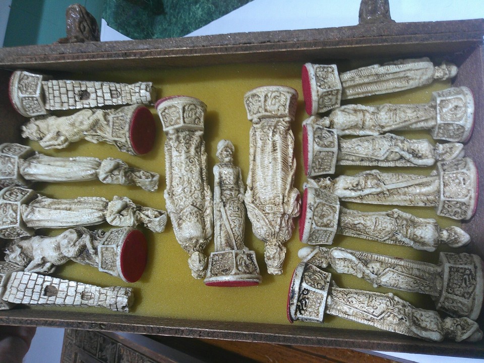 Vtg Mayan Aztec V. Conquistadors Chess Set Detailed Resin Stone Wood ...