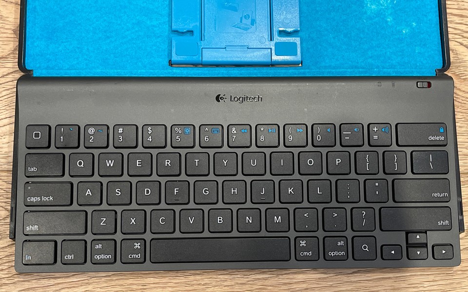 Logitech Wireless Bluetooth Tablet Keyboard | JNZYR0021 | eBay
