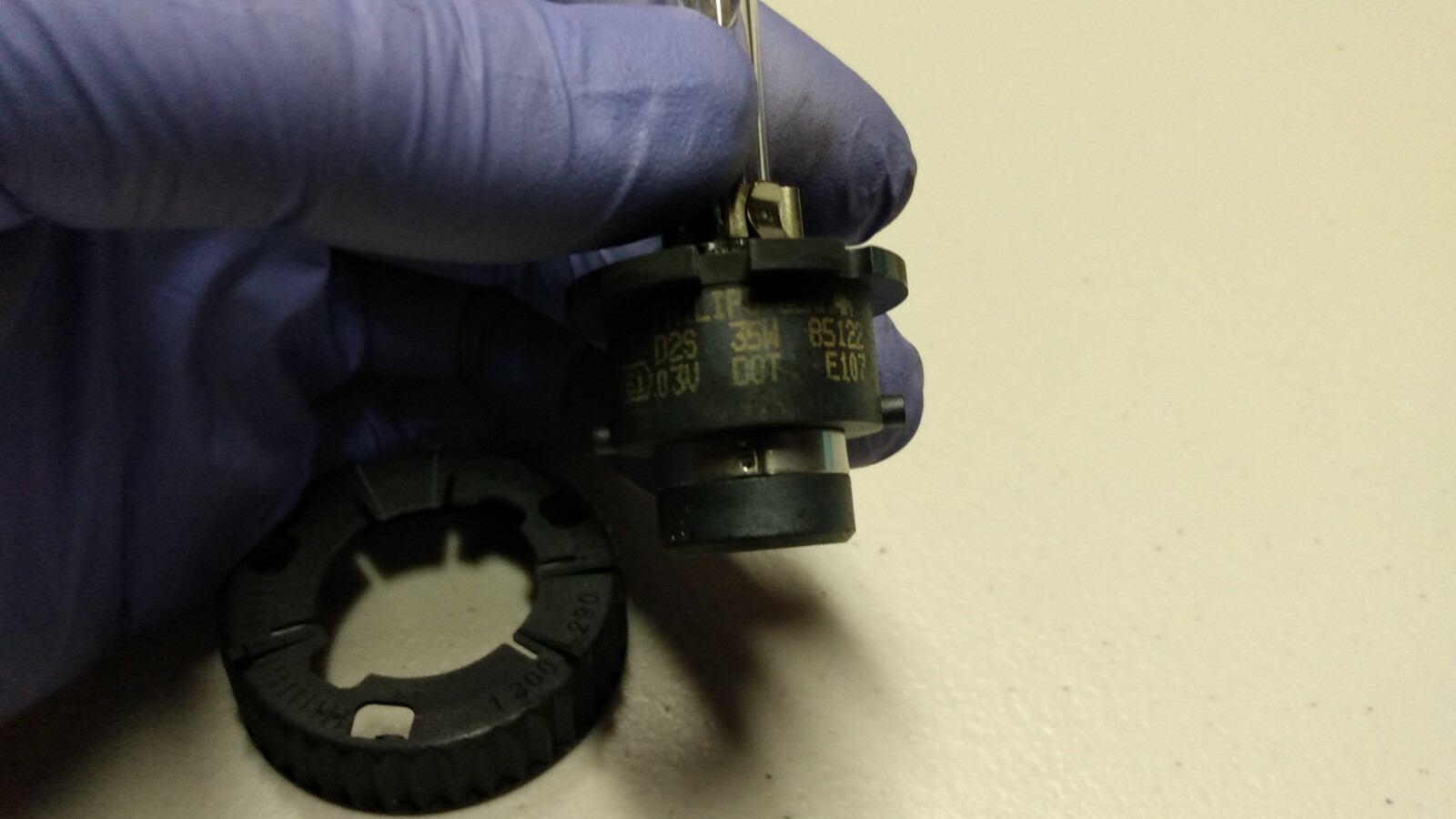 2 OEM 99-06 BMW E46 3 series Philips D2S Xenon HID Headlight Bulb ...