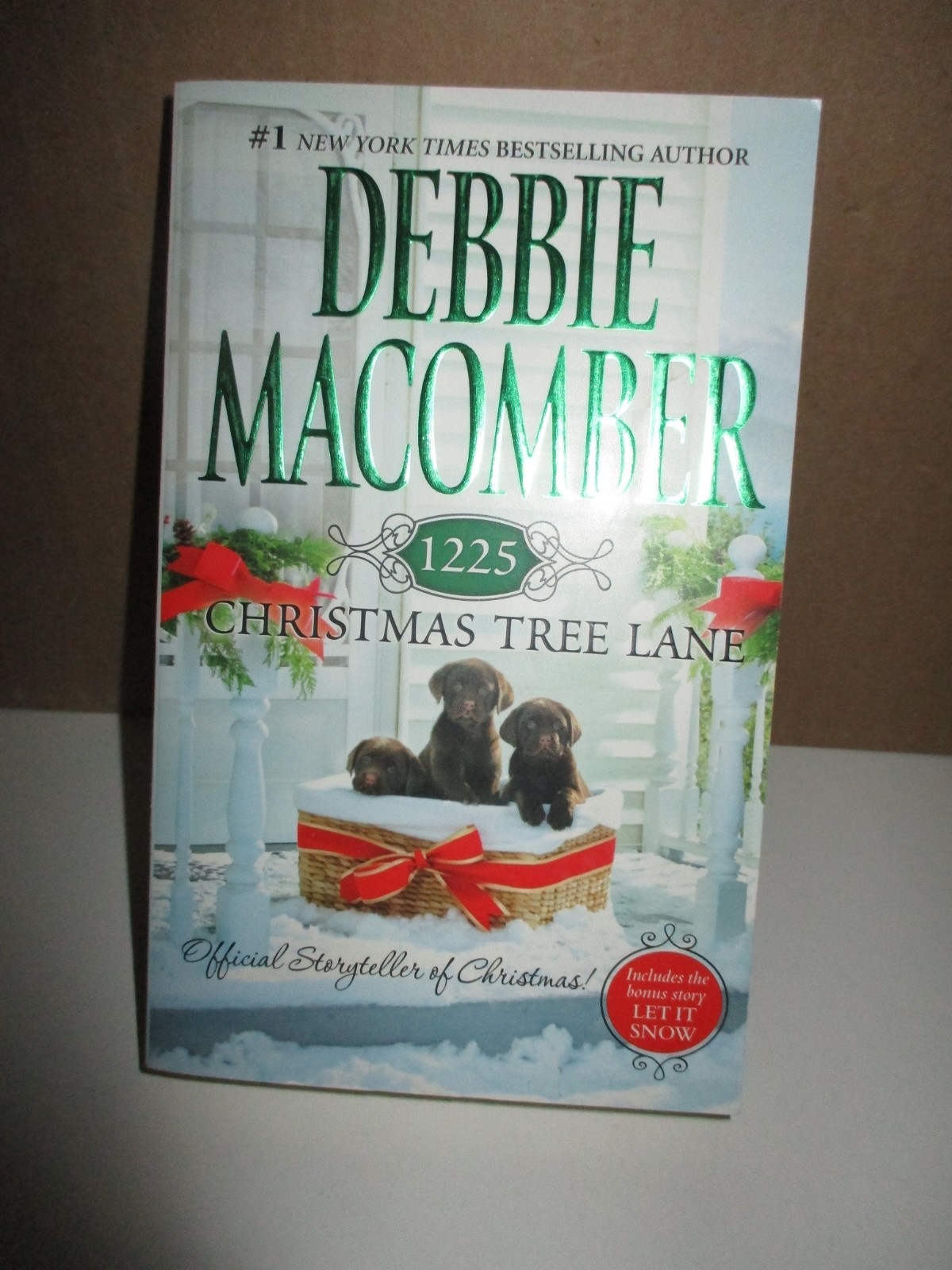 Cedar Cove: 1225 Christmas Tree Lane : Let It Snow by Debbie Macomber ...